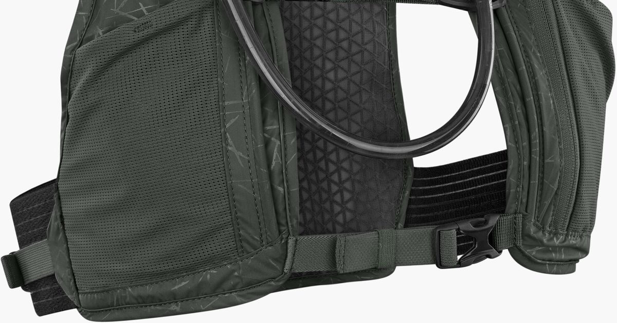 EVOC Hydro Pro 1,5 + Hydration Bladder 1,5 - Bike backpack | SportFits Shop